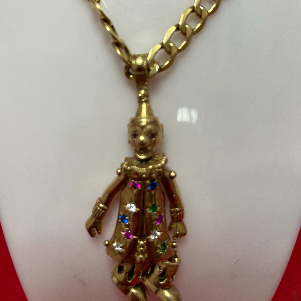 Pre-owned yellow gold 9ct GOLD CLOWN WITH 9CT CHAIN - Own4Less